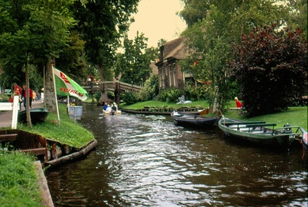 Giethoorn, Desa Apung Unik di Belanda
