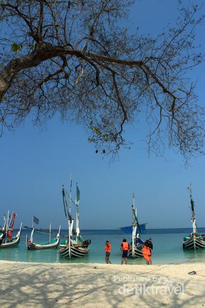 Gili Labak, Keindahan Pantai & Bawah Laut Madura
