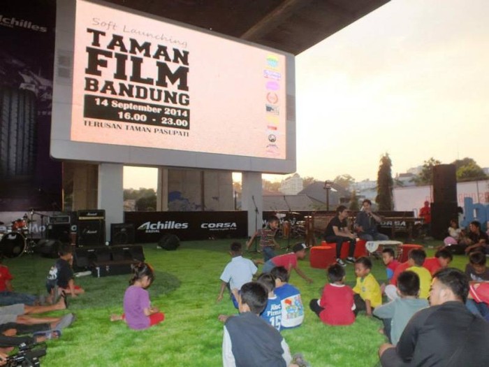 Ini Taman Film yang Keren di Bawah Jembatan Pasoepati, Bandung