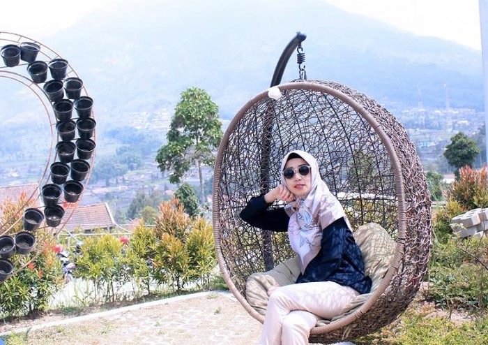 Keelokan Merapi Garden di Kaki Gunung Merbabu