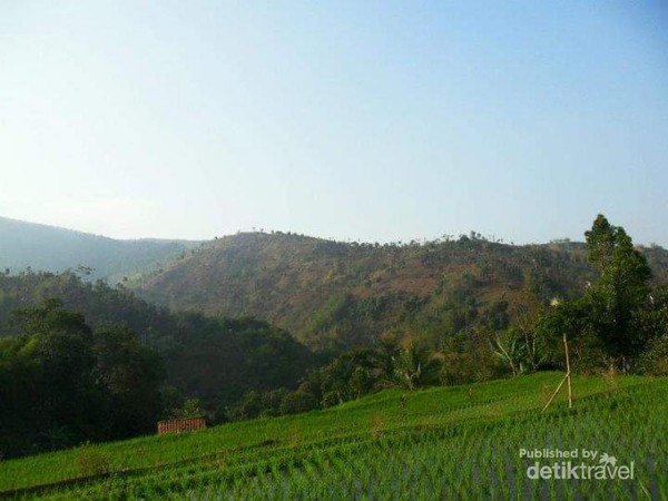 Keindahan Gunung Kerenceng yang Belum Terjamah