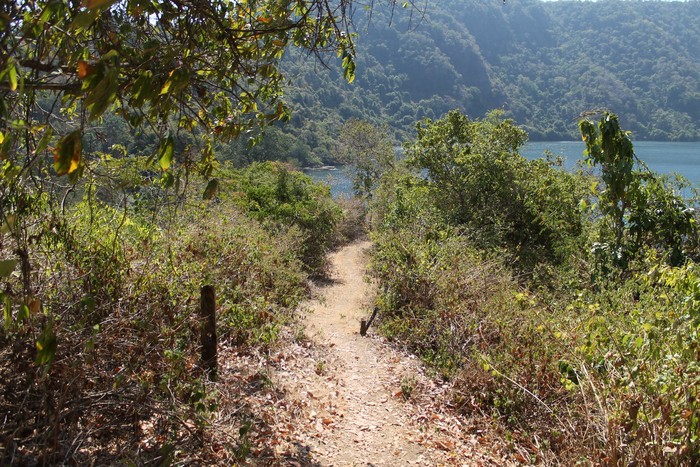 Kisah Pohon Pengabul Keinginan & Danau Air Asin di NTB