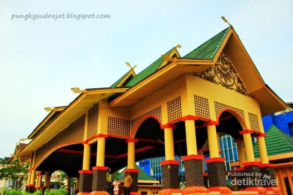 Libur Akhir Pekan, Belanja ke Pasar Jongkok Tembilahan, Riau