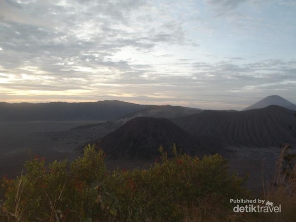 Liburan ke Bromo, dari Sunrise Sampai Pasir Berbisik