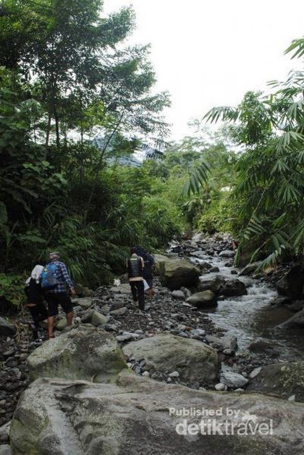 Liburan yang Segar di Curug Goong