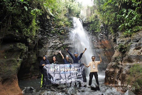 Liburan yang Segar di Curug Goong