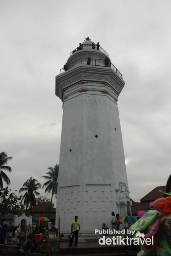 Masjid Agung Banten Lama yang Selalu Ramai