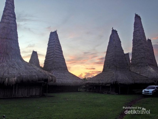 Megahnya Desa Adat Ratenggaro di Sumba