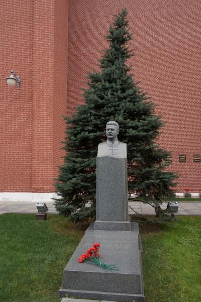 Melihat Jasad Lenin yang Wafat 95 Tahun Lalu