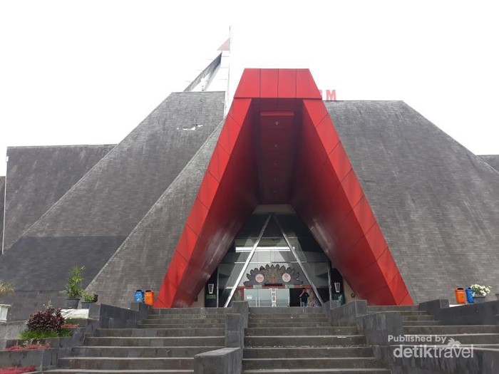 Mengenal Indonesia Lewat Museum Gunungapi Merapi