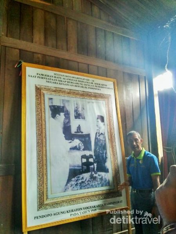 Mengintip Istana Kuning di Kalimantan