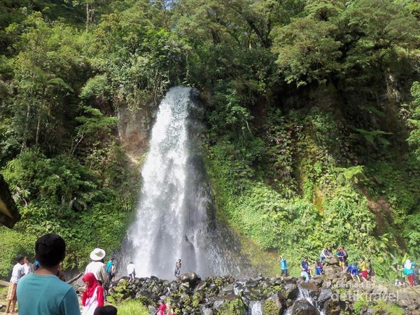 Menikmati 3 Curug Cantik di Kaki Gunung Pangrango