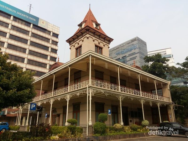 Menikmati Jakarta Lewat Wisata Bangunan Sejarah