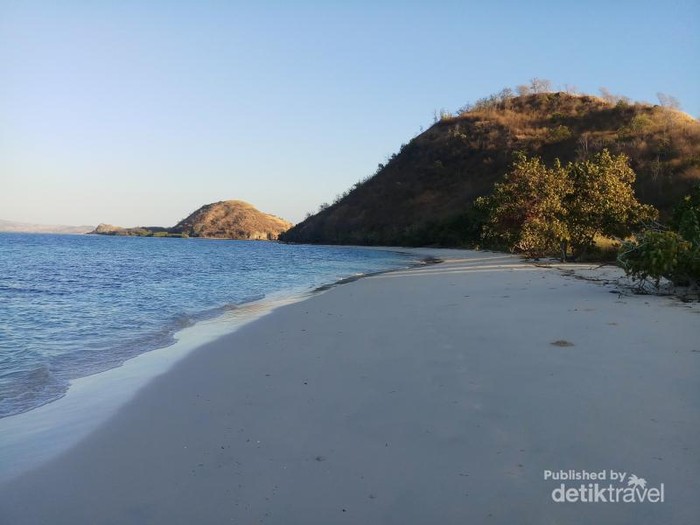 Menikmati Pagi dan Indahnya Pulau Riung