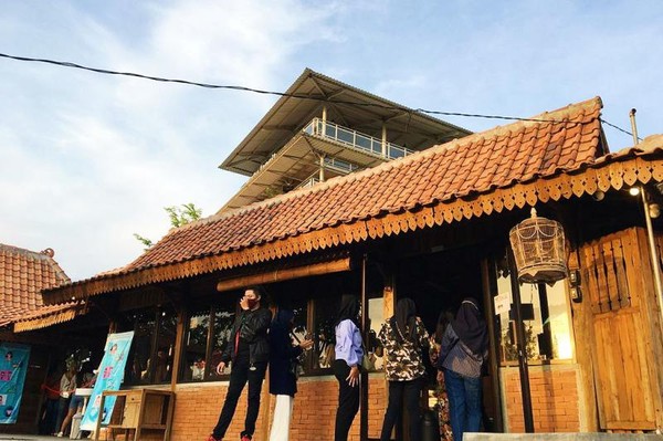 Menikmati Yogyakarta dari Ketinggian di Watu Langit