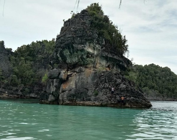 Misool yang Cantik, Bak Gadis Sedang Berdandan