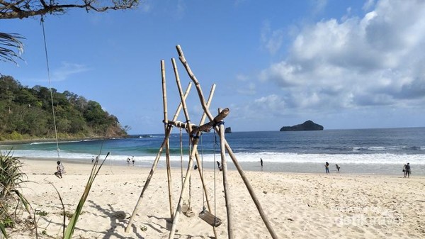 Pantai Cantik di Malang Itu Bernama Sendiki