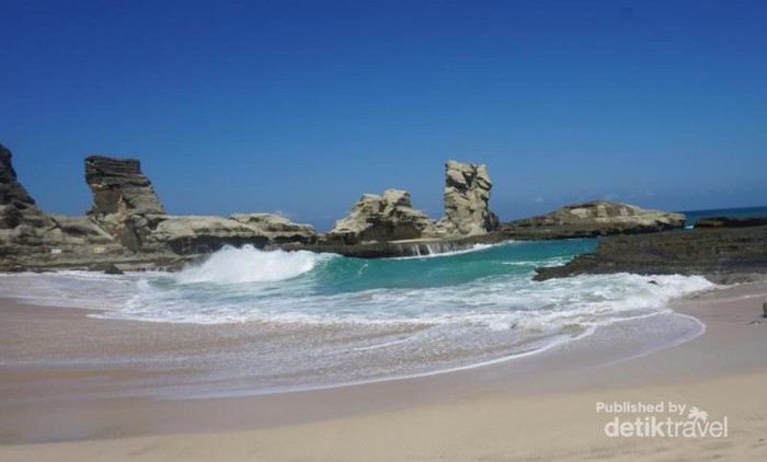 Pantai Klayar, Keindahan Tersembunyi di Balik Bukit