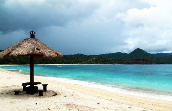 Pantai Maluk dan Cahaya Surga di Sumbawa