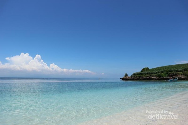 Pantai Perawan di Ujung Timur Pulau Lombok
