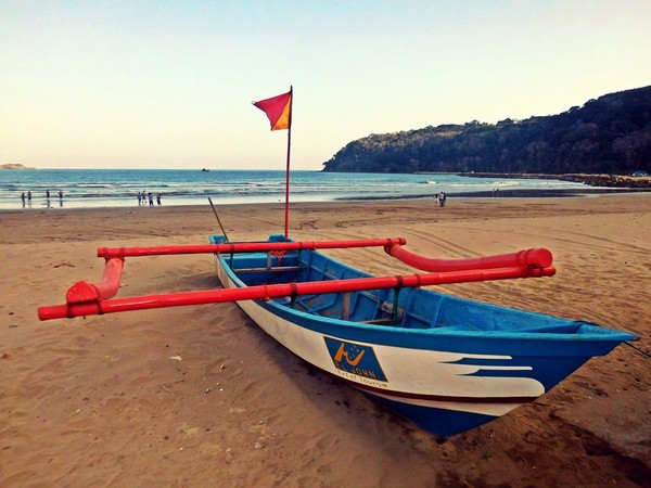 Pantai Teleng Ria, Destinasi Liburan Akhir Tahun di Pacitan