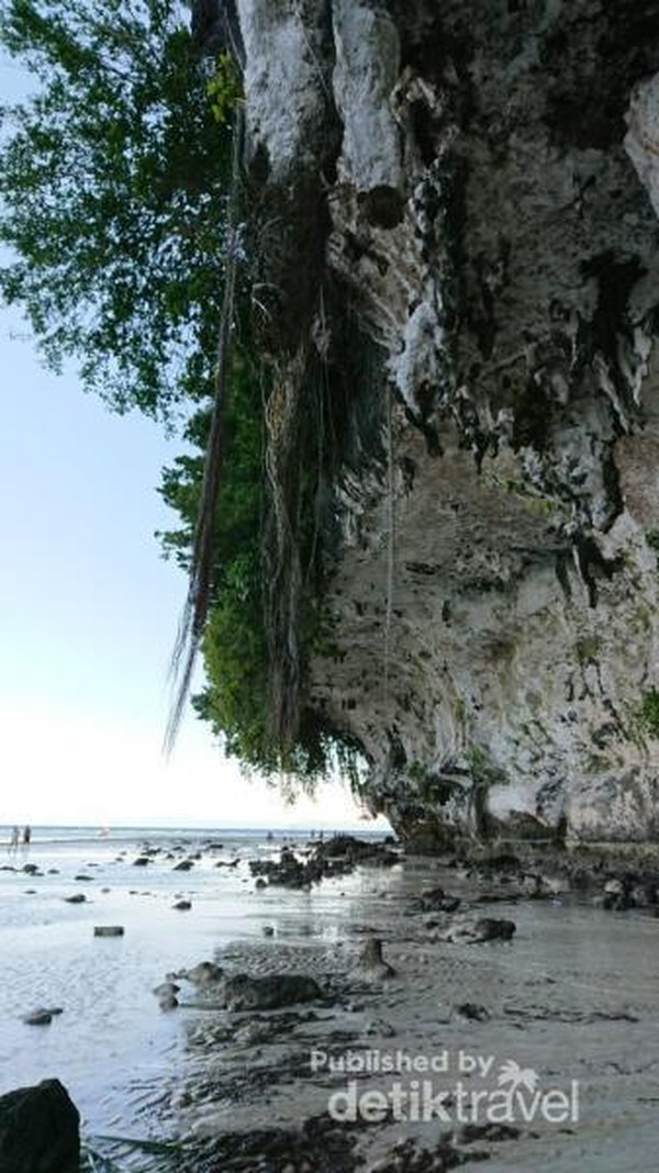 Pantai Wari, Mutiara dari Biak Numfor