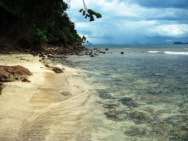 Pasir Putih Pulau Condong, Juaranya Wisata di Lampung Selatan