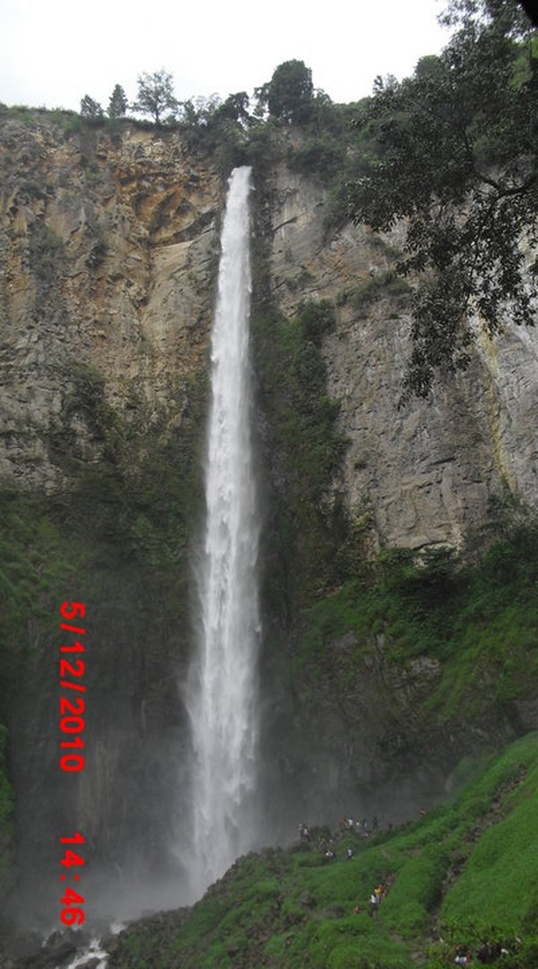 Pemandangan Cantik Danau Toba Ada di Desa Tongging