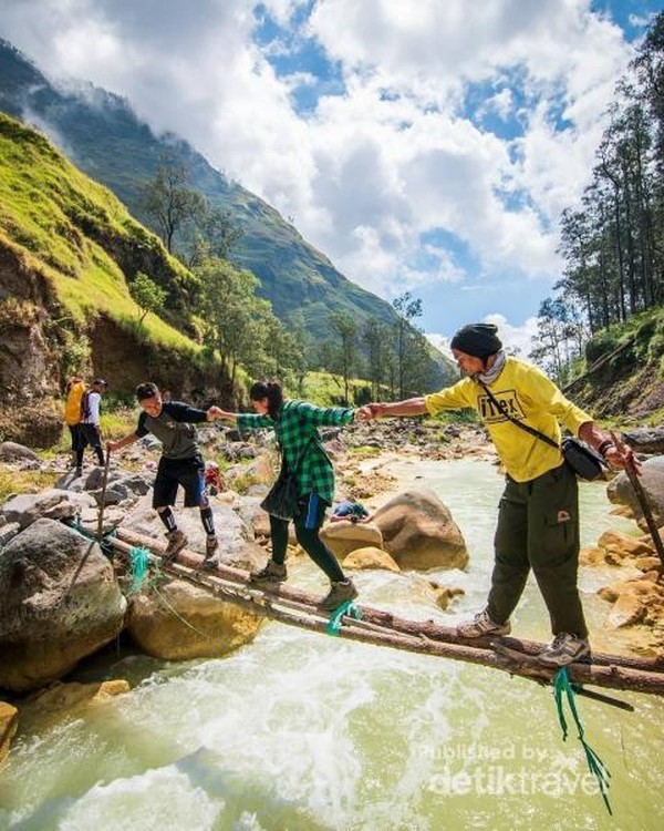 Pembukaan Jalur Torean di Rinjani Tengah Dikaji