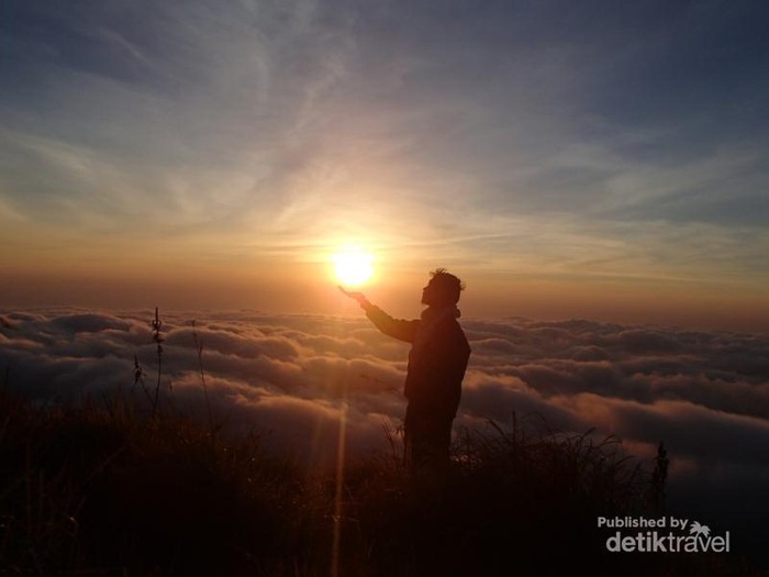 Pengalaman Pertama Mendaki, Bukit Pengasingan yang Luar Biasa Indah