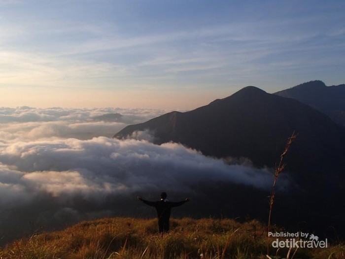 Pengalaman Pertama Mendaki, Bukit Pengasingan yang Luar Biasa Indah