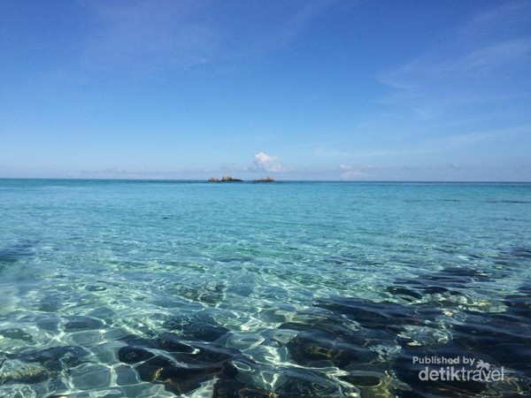 Perahu 'Melayang' di Pulau Salando, Sulawesi Tengah