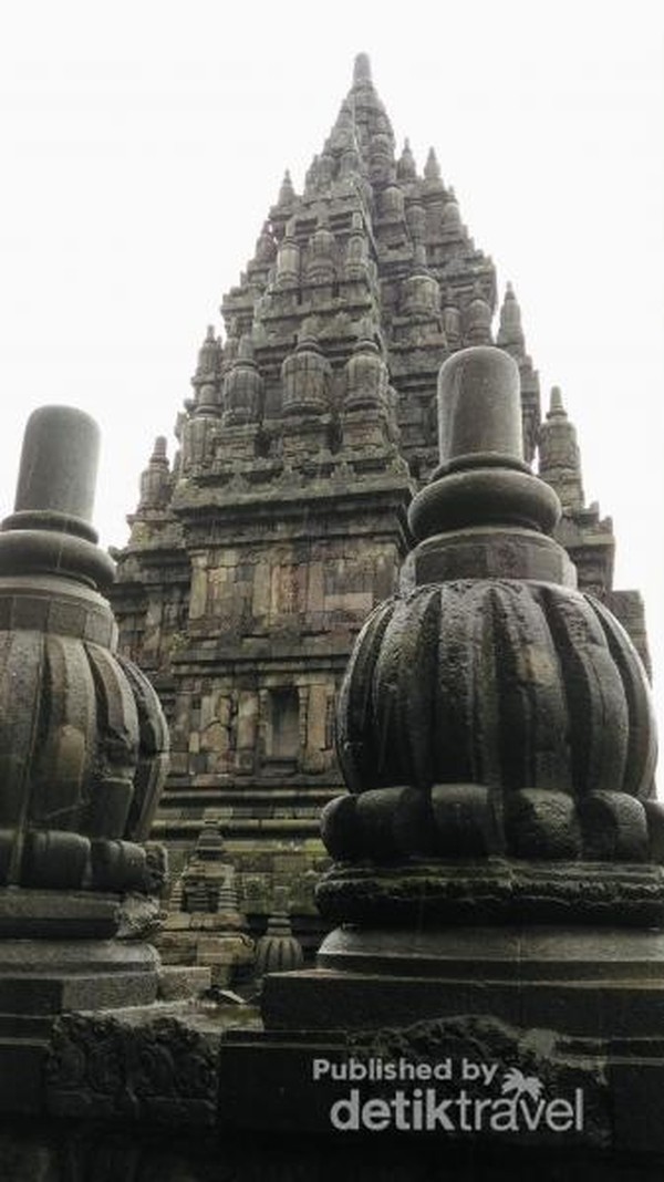 Pesona Candi Prambanan yang Tak Lekang Waktu
