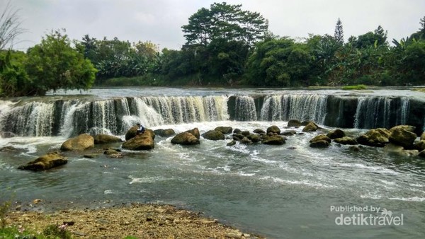 Piknik Asyik Bareng d'Traveler ke Curug Parigi Bekasi