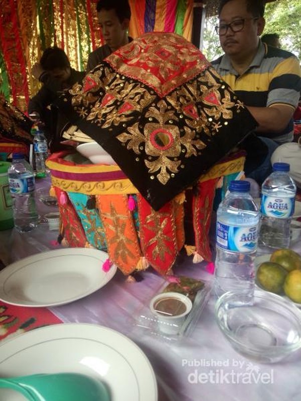 Prosesi Pemudik Minang, Makan Bajamba!