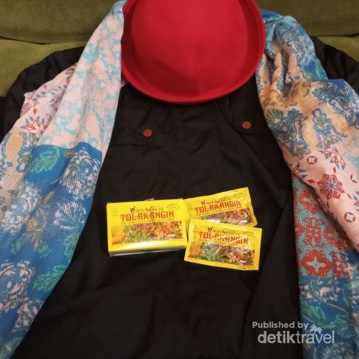 Sakura & Telur Rebus Bentuk Mickey Mouse yang Unik di Jepang