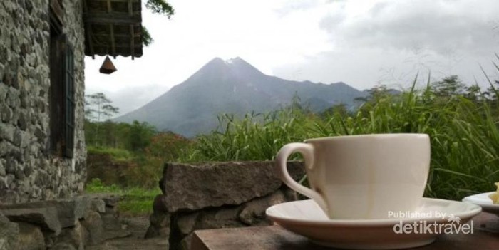 Sedap, Ngopi Sambil Lihat Merapi