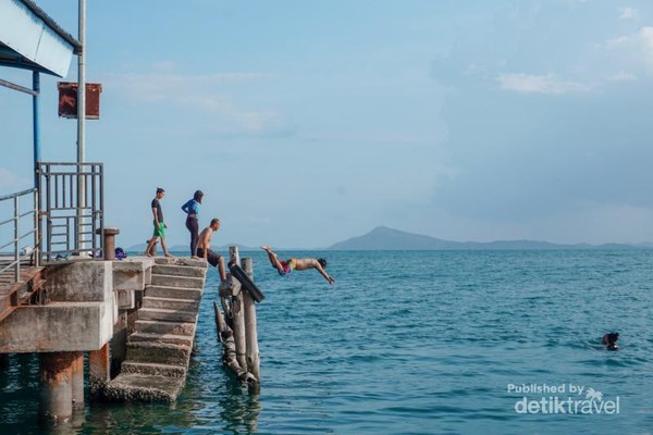 Senja Istimewa di Pulau Benan
