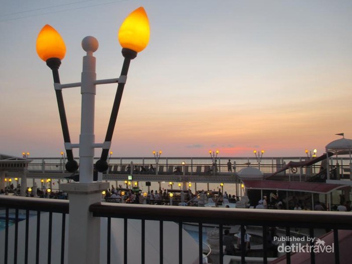 Sunset dari Atas Kapal Pesiar, Begini Indahnya