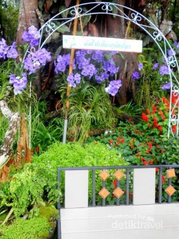Taman Bunga di Thailand Ini Terinspirasi dari Bandung