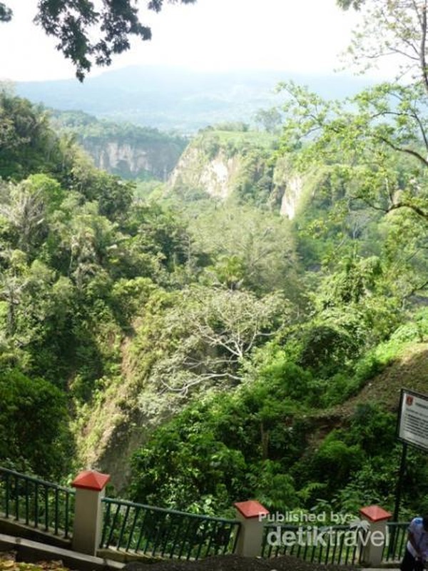 Taman Panorama, Spot Terbaik Melihat Ngarai Sianok