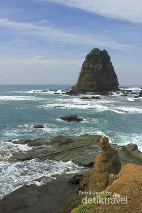 Tanjung Papuma di Jember yang Lagi Naik Pamor