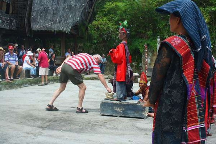 Tari Tor-tor, Keindahan Gerak dari Pulau Samosir