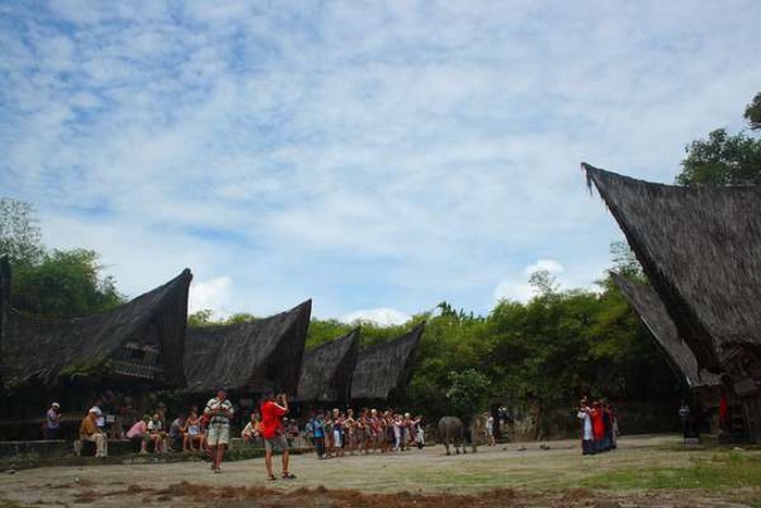 Tari Tor-tor, Keindahan Gerak dari Pulau Samosir