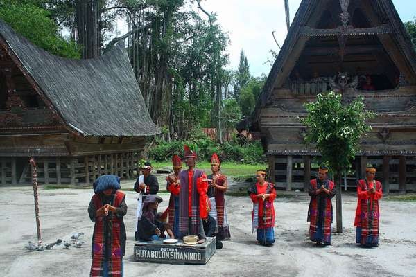 Tari Tor-tor, Keindahan Gerak dari Pulau Samosir