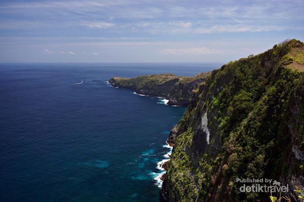 Tebing di Bali Seperti Dinosaurus
