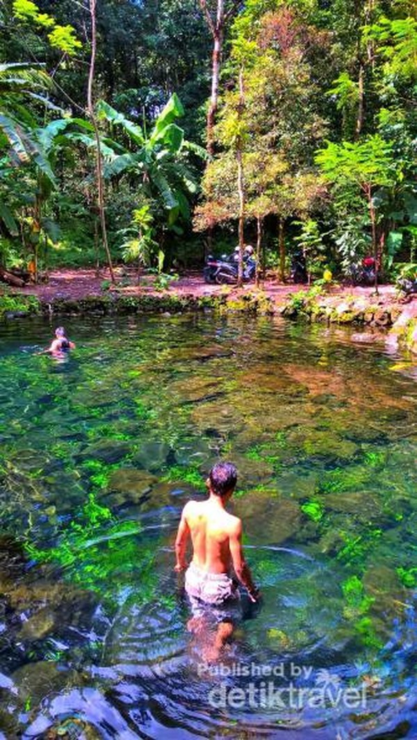 Telaga Nilem di Kuningan, Jernih Banget!