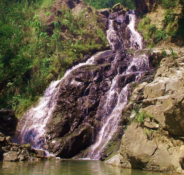 Trekking Seru Menuju Curug Cibingbin