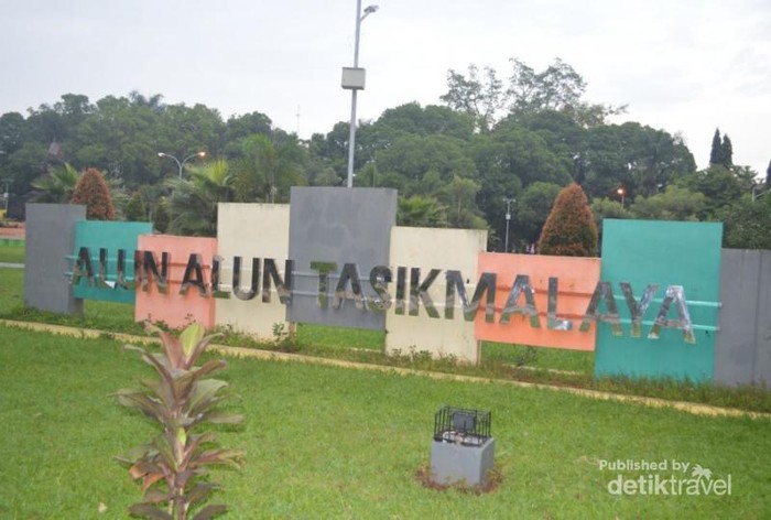 Tugu Mak Eroh & Abdul Rozak, Ikon Kota Tasikmalaya