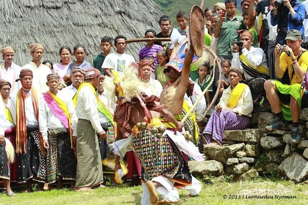 Upacara Adat Penti, Bersyukur Ala Kampung Wae Rebo